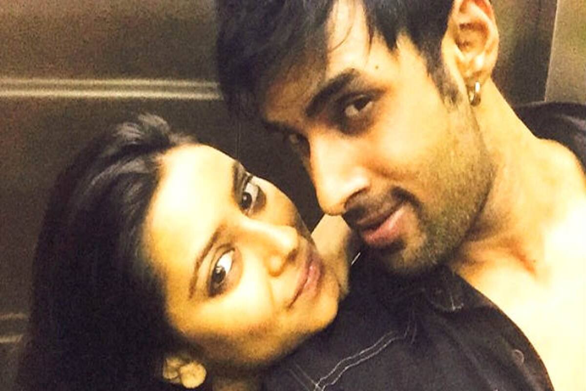 Pratyusha Banerjee In Bra