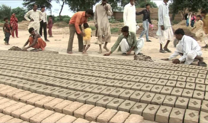 328 bonded labourers rescued from brick kiln in Tamil Nadu | India.com