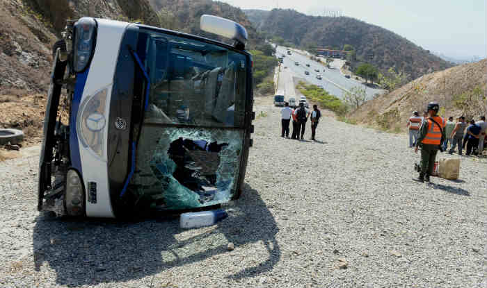 13 injured as bus overturns | India.com