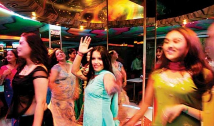 8 dance bars in Maharashtra to get license within 2 days | India.com