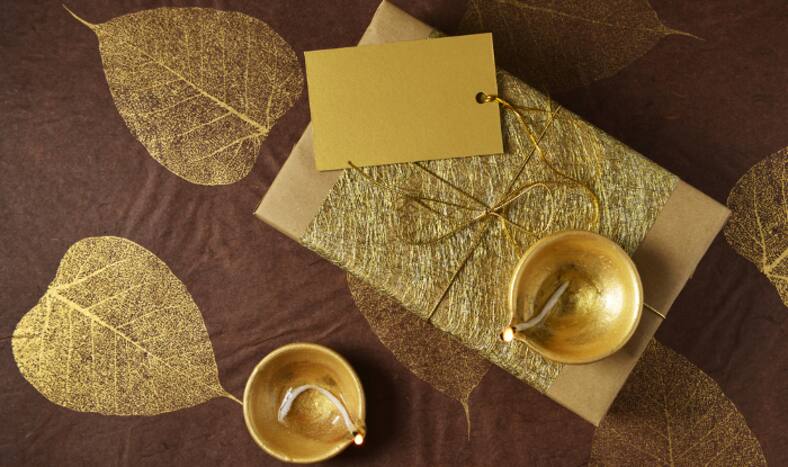 The 5 Best Desi Gifts for Your Non-Desi Friends | India.com