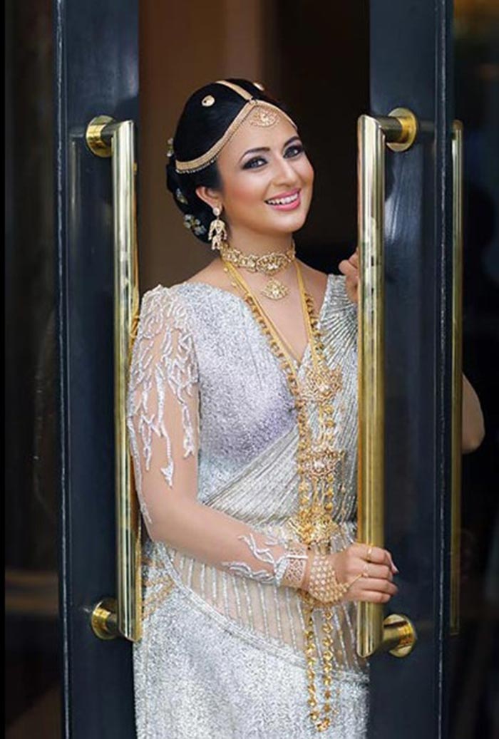 Divyanka Tripathi bridal shoot: Vivek Dahiya’s bride to-be looks ...