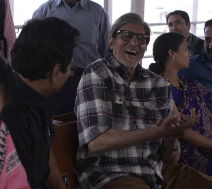 Exclusive pictures of Amitabh Bachchan & Nawazuddin Siddiqui chilling ...
