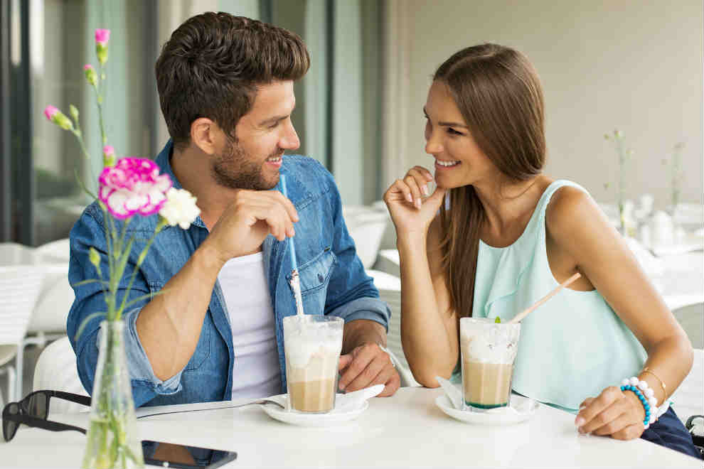 What things women notice about men on first interaction ry | पुरूषों ...