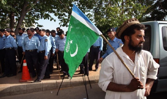 Hoisting of ‘Pakistani flag’ at a house creates flutter | India.com