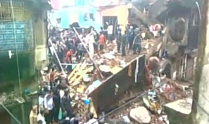 Thane: At least 7 dead and 25 feared trapped after building collapsed ...