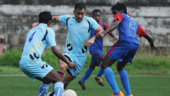 MS Dhoni’s displays his love for his first sport football in a match in ...