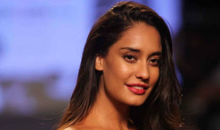 Lisa Haydon feels privileged to work in Bollywood! | India.com