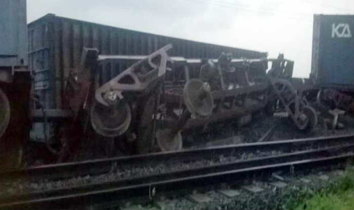 Maharashtra: 11 coaches derailed freight train, several trains canceled ...