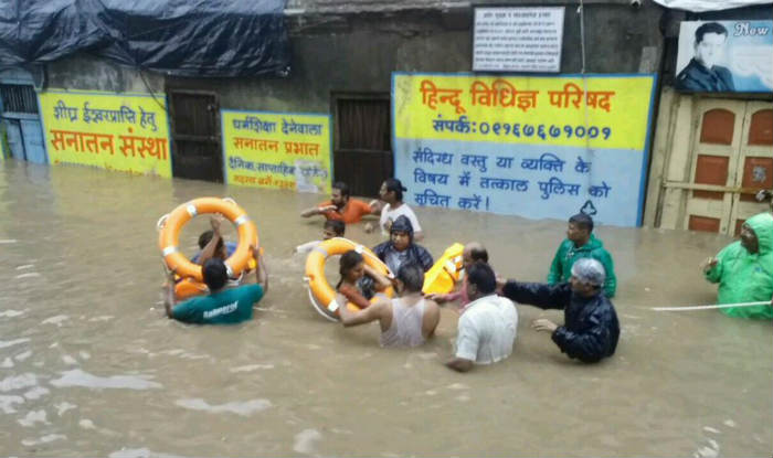 Heavy rainfall triggers flood in Nashik, Godavari river crosses danger mark, couple washed away ...
