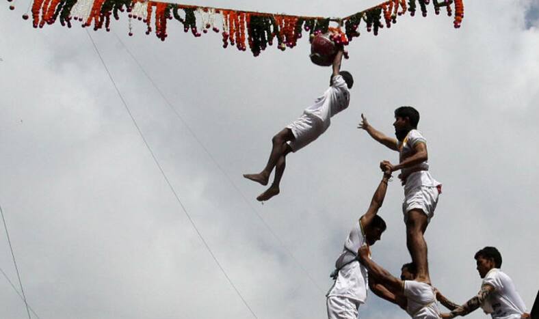 Dahi Handi 2018: Highest Prize Money, Guinness World Record And Other ...