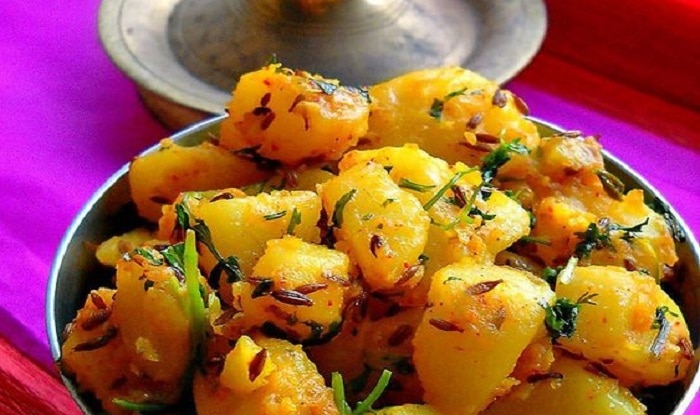 Aloo Dhaniya Recipe: घर पर बनाएं धनिया का चटपटा आलू, जानें इसे बनाने की ...