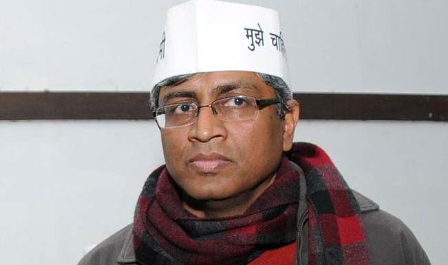 AAP leader Ashutosh to meet NCW tomorrow over blog comments | India.com