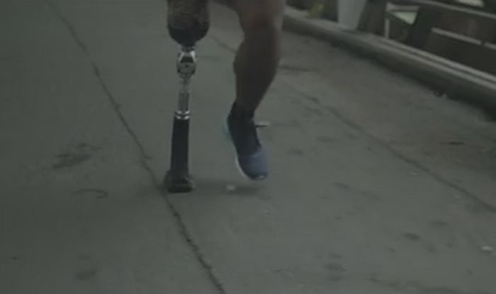 This man is running a marathon with just one leg, beating the odds ...