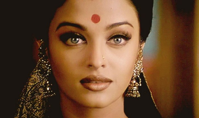 Indian Women Bindi and it's amazing health benefits | औरतें क्यों लगाती ...