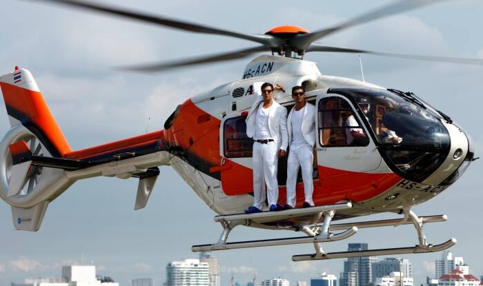 Akshay Kumar dangerous helicopter stunt in Ashaant, watch video | अपनी ...