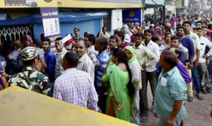 Delhi Police constable suspended for hitting people in queue outside ...