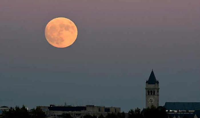 Supermoon: World looks up to gaze at extra bright moon | India.com