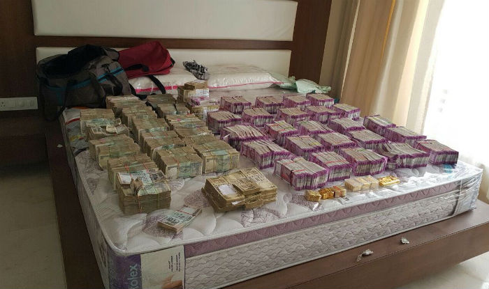 New notes worth over Rs 4 crore seized in I-T raids in Bengaluru ... New notes worth over Rs 4 crore seized in I-T raids in Bengaluru ...