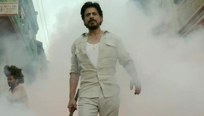 Raees Shah Rukh Khan brings back Sholay trend; releases background ...