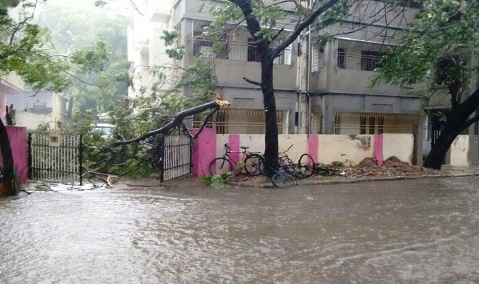 Cyclone Vardah: Tamil Nadu’s brush with tsunami, flood continue as ...