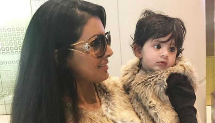 Geeta Basra twinning with daughter Hinaya is the cutest thing you will ...