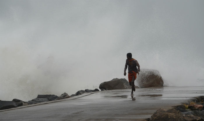 Cyclone Vardah makes landfall: 4 killed, rescue operation underway ...