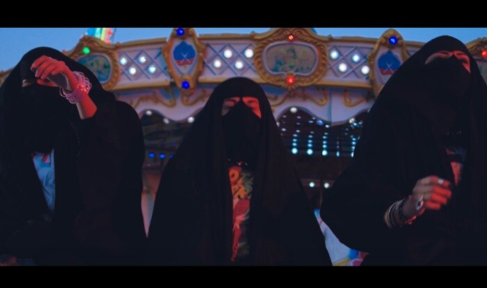 Saudi Arab burqa clad women group dance video | सऊदी की इन बुर्के वाली ...