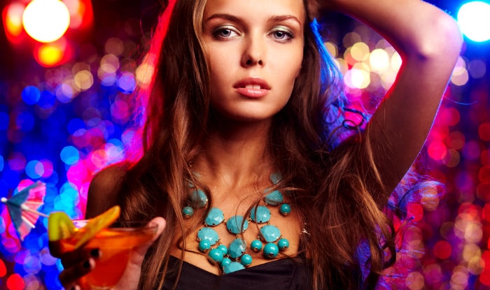 5 makeup essentials to get you party ready: Things every party girl ...