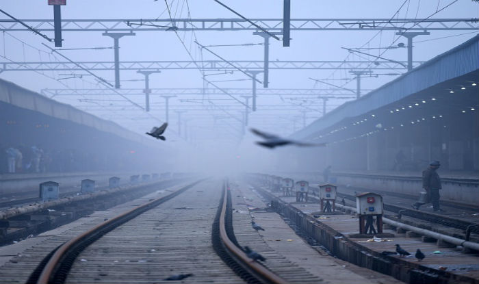 Delhi: 17 trains delayed, 6 rescheduled and 12 cancelled due to fog; light showers expected ...
