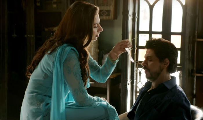 Shah Rukh Khan-Mahira Khan’s chemistry in Raees displayed through new ...