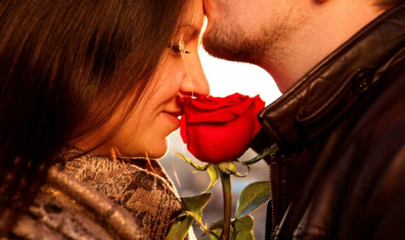 What Does It Mean When A Guy Kisses You On The Forehead These 5 Things