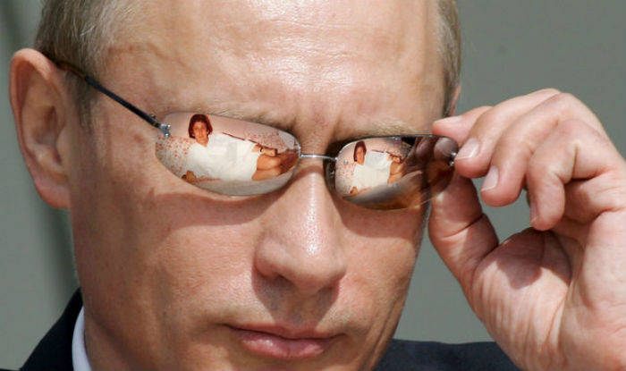 Donald Trump in a bathrobe? Internet fights over Photoshopped images of ...