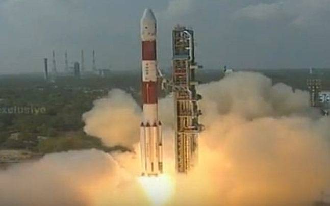 Indian Space Research Organisation launches 104 satellites in one go ...