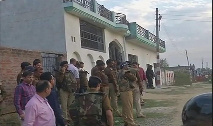 Lucknow shootout: Alleged terrorist Saiful refuses to surrender, police ...