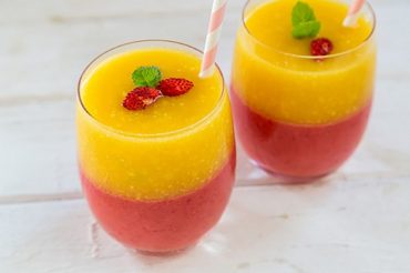 Easy Summer Drink Recipe: Here’s how to make Mango Raspberry Smoothie ...