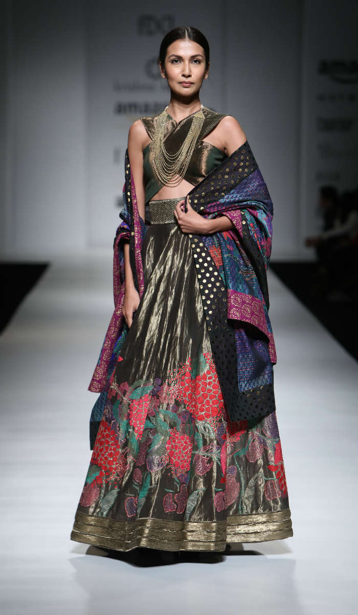 Madhu Jain and Krishna Mehta’s Ikat and handloom designs look out of ...