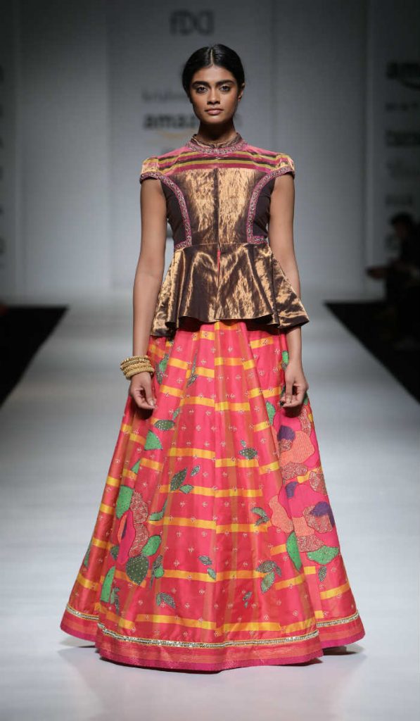 Madhu Jain and Krishna Mehta’s Ikat and handloom designs look out of ...