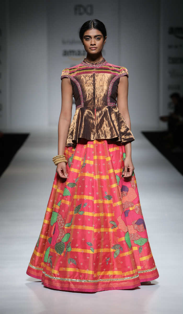 Madhu Jain and Krishna Mehta’s Ikat and handloom designs look out of ...
