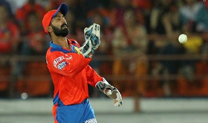 Dinesh Karthik becomes first wicketkeeper to claim 100 dismissals in IPL history | India.com