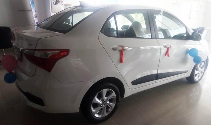 Hyundai Xcent facelift 2017 reaches dealerships; Gets 1.2L diesel ...
