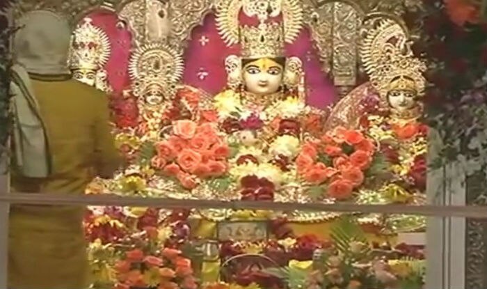 Ram Navami: Devotees throng temples, take holy dip in Ganga | India.com