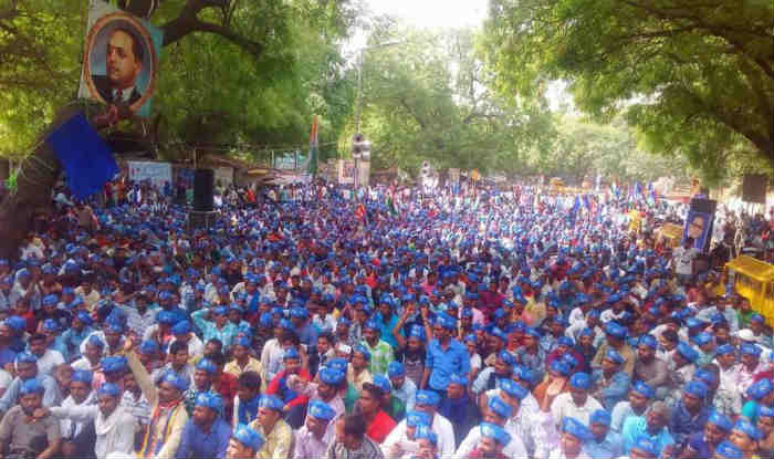 Delhi: Thousands of Dalits gathered at Jantar-Mantar in support of ...