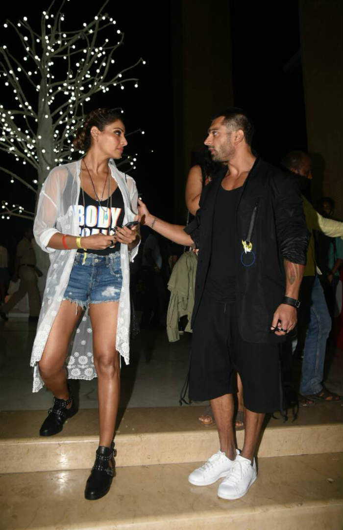 Bipasha Basu and Karan Singh Grover at Justin Bieber India concert 2017 ...