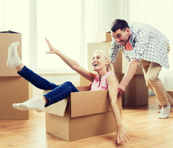 Here are the 5 advantages of moving in with your man! | India.com