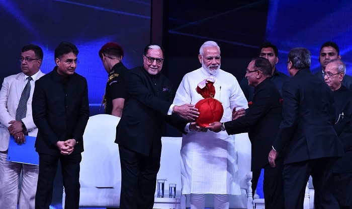 Essel Group 90th anniversary: Dr Subhash Chandra contributes Rs 5,000 ...