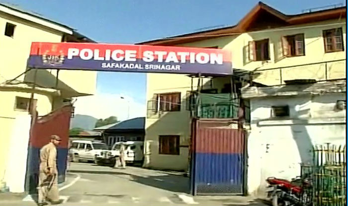 Kashmir Terrorists Lob Grenade At Srinagar Police Station One Cop kashmir-terrorists-lob-grenade-at-srinagar-police-station-one-cop