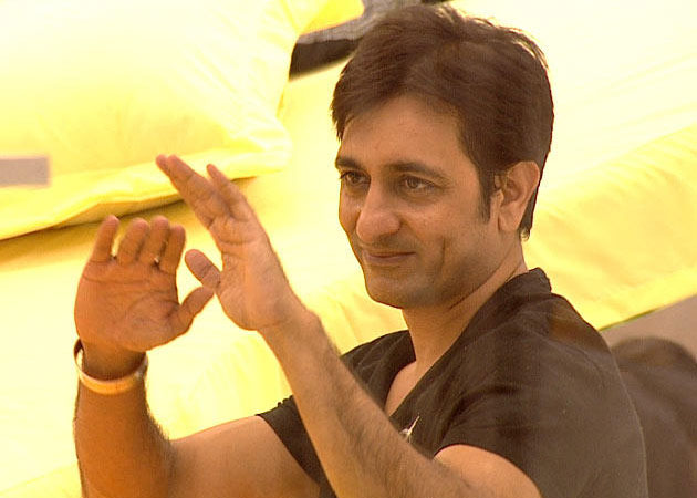 Rajeev Paul puts dating rumors to rest with his Facebook Post! | India.com