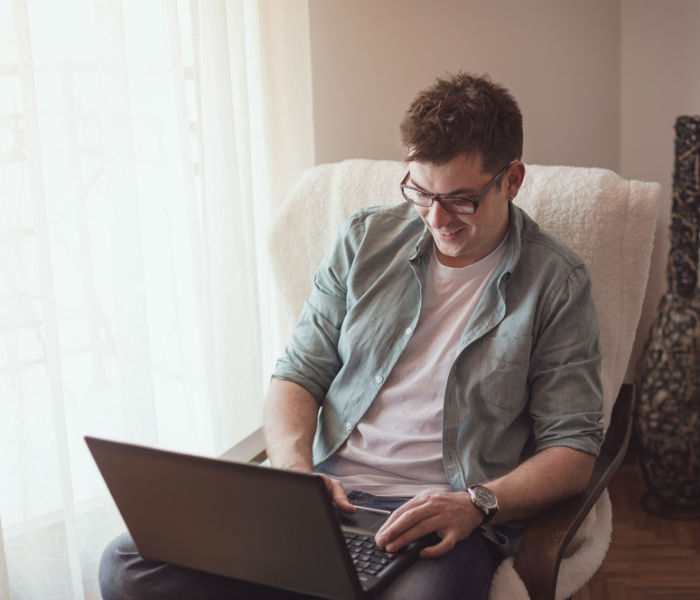 Here are 5 reasons why singles are happier than couples! | India.com