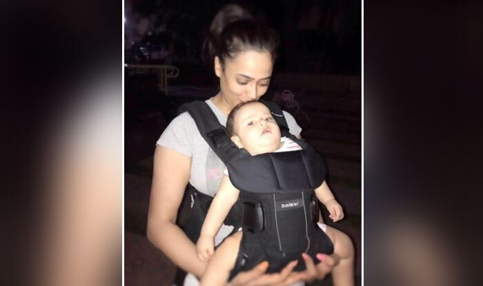 Shweta Tiwari’s evening walk with son Reyansh is way too adorable ...